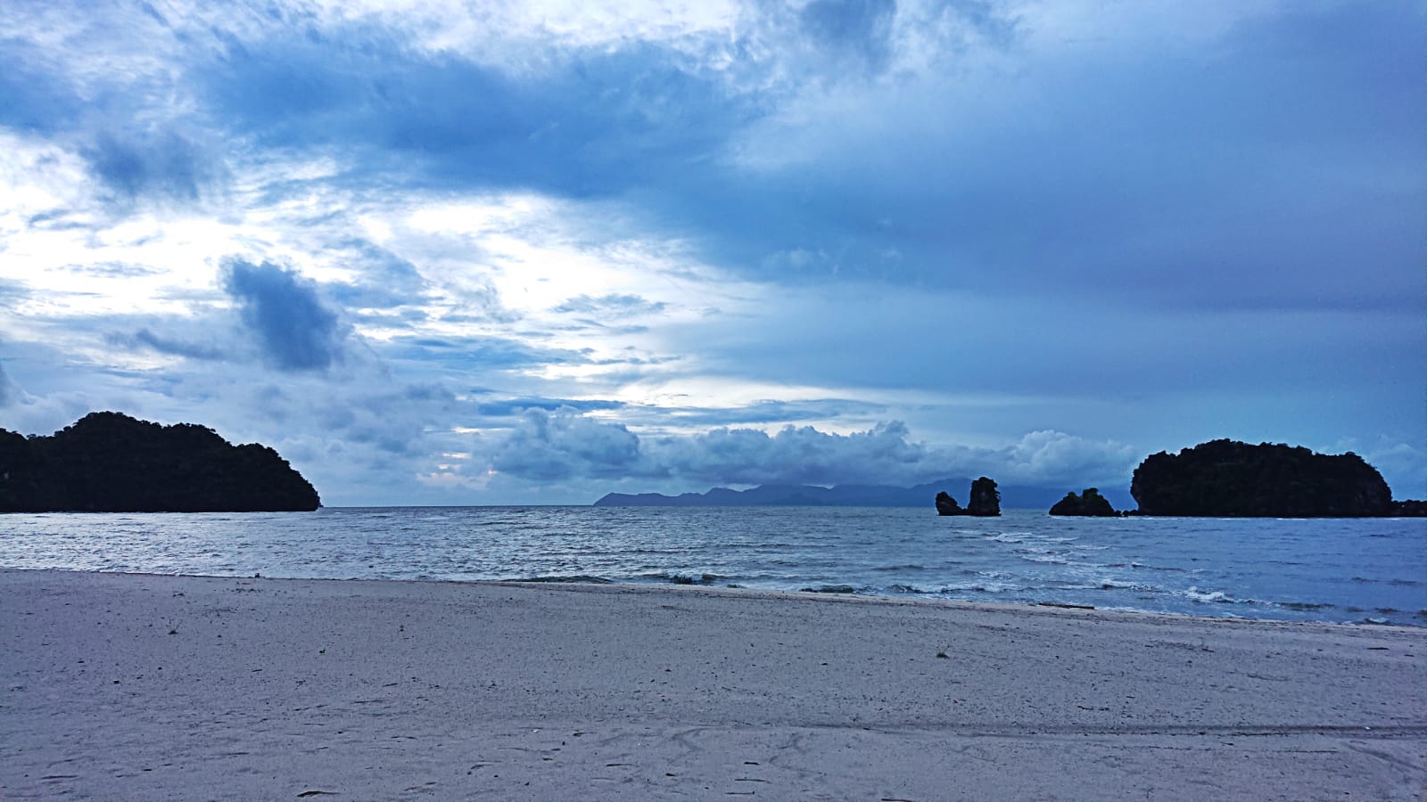 Met een binnenlandse vlucht naar Tanjung Rhu Langkawi - DIRK & MARIEKE